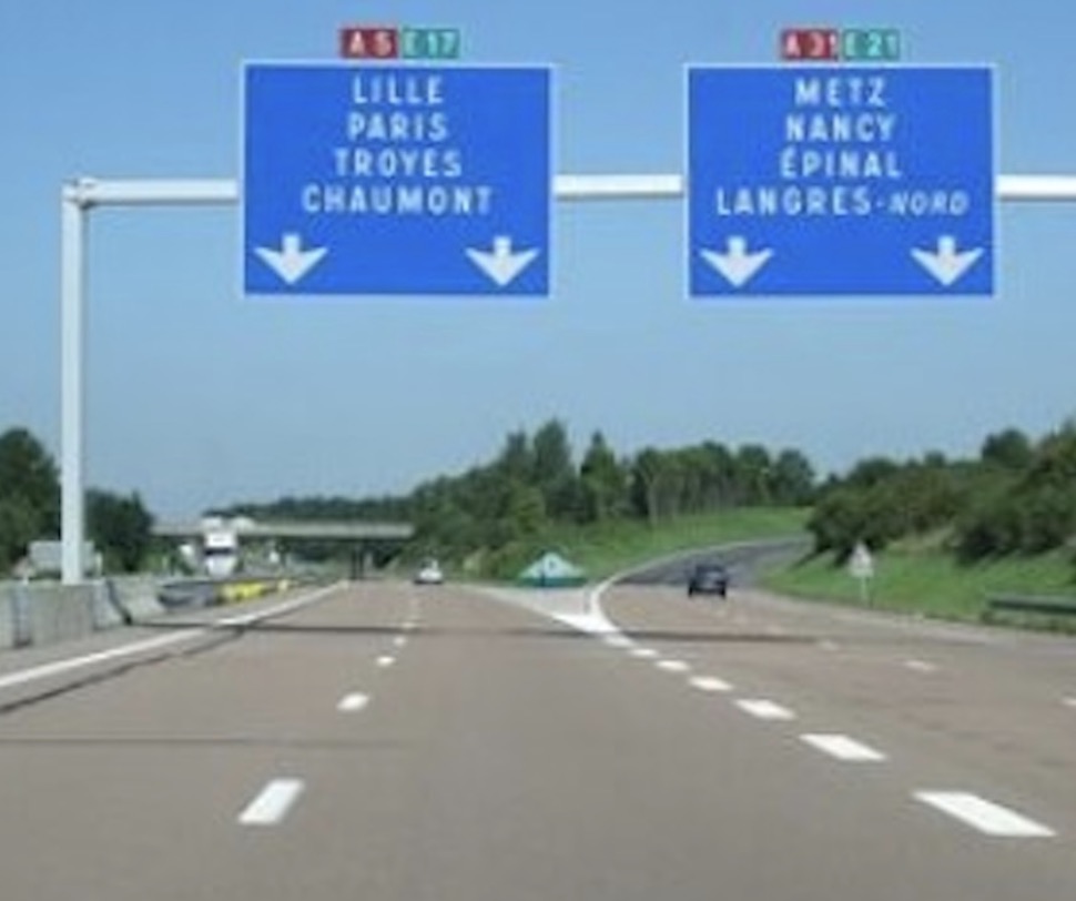 Met de auto naar of door Frankrijk? Dit moet je weten over de nieuwe verkeersregels in 2025..