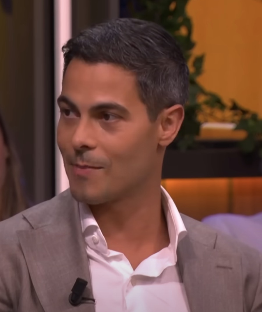Rob Jetten roept anderen op minder te vliegen, maar liet zelf 300 ...