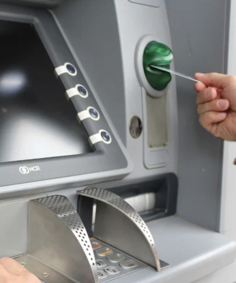 Pas op bij de geldautomaat: zie je dit, pin dan nooit, vooral niet in ...