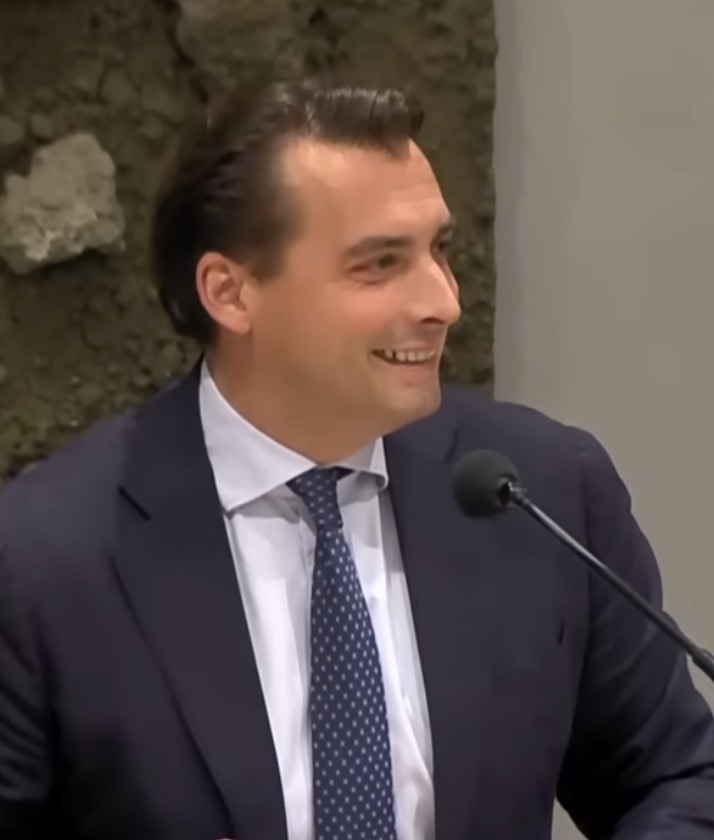 Thierry Baudet deelt beelden waarop te zien is dat FVD de op één na grootste partij van ...